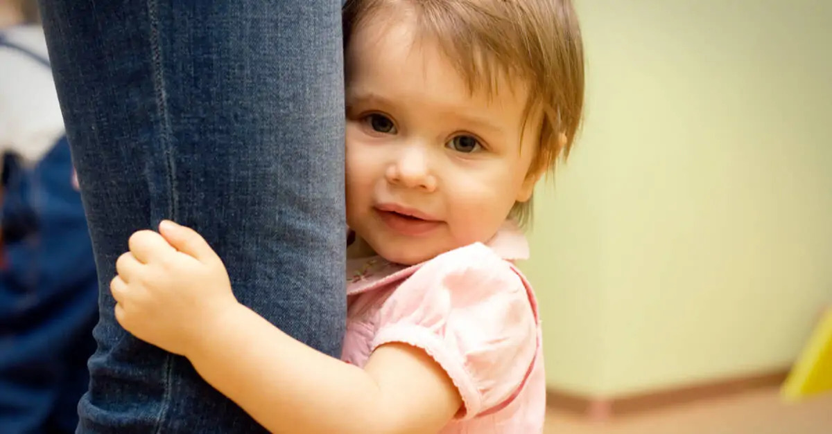 What Is Stranger Anxiety and How Should Parents Deal With It? - Mommybites